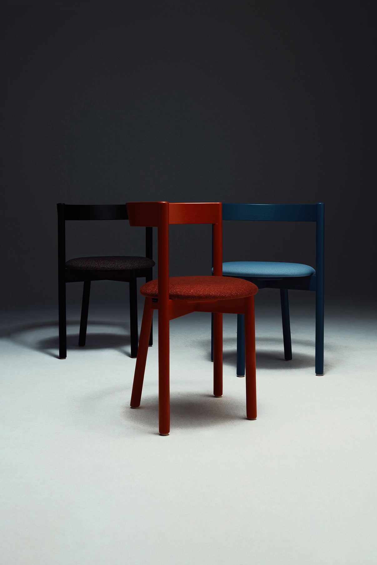 April Chair – La Manufacture